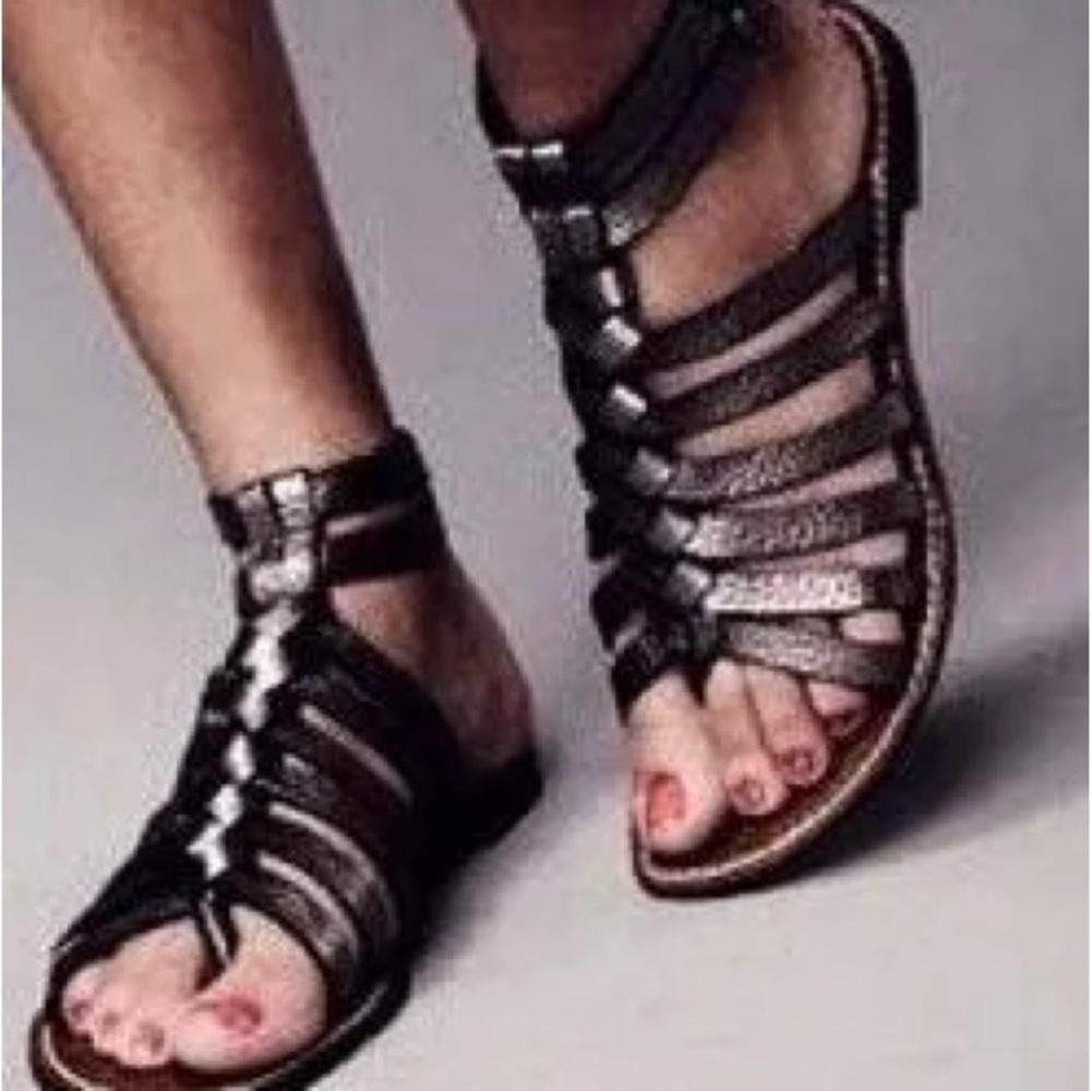 Sam Edelman Greco Metallic Silver Gladiator Sandal - Gem